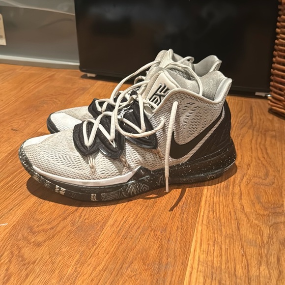 Nike | Shoes | Nike Mens Kyrie Basketball Shoes | Poshmark